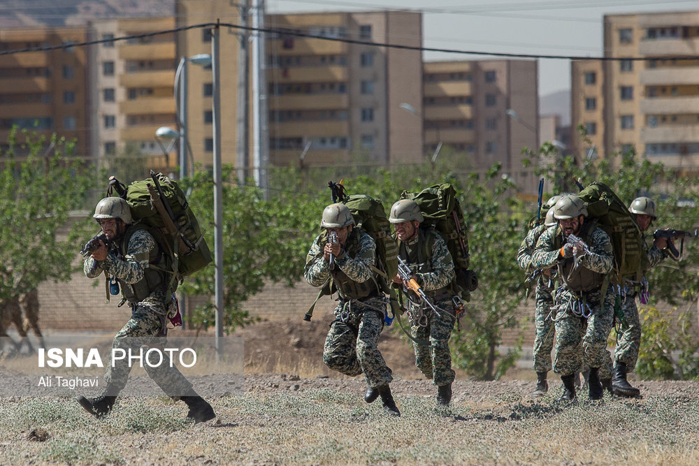 ISNA - Chinese Defense Ministry’s officers visit NOHED Airborne Brigade