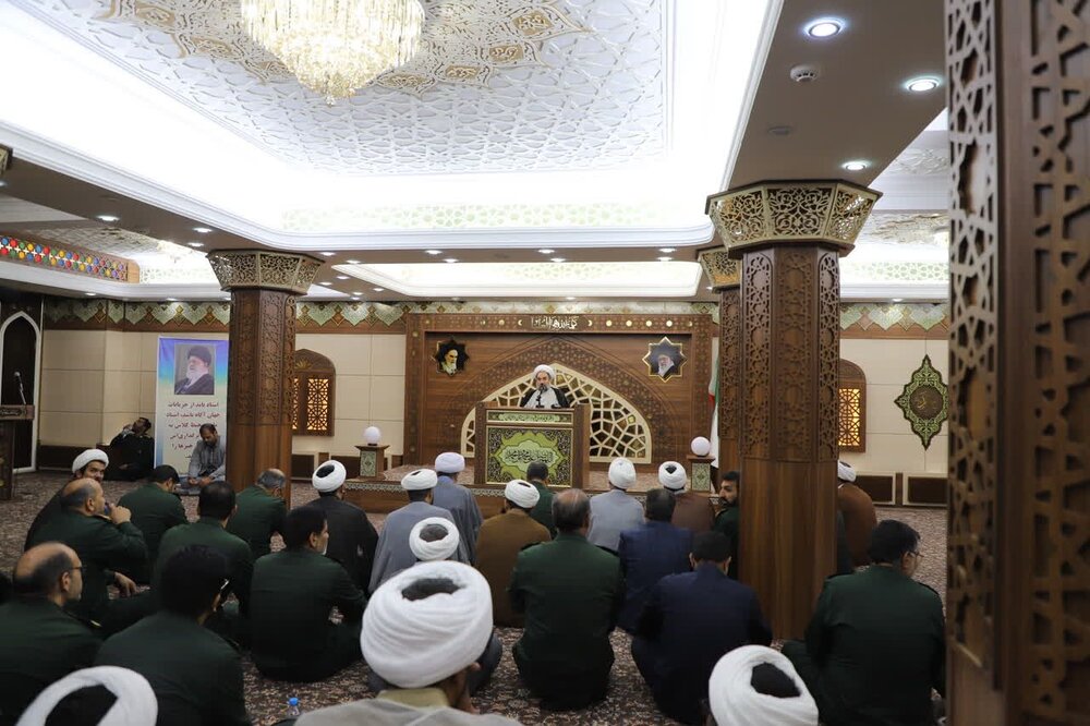 برای پاسداری از انقلاب اسلامی باید خصوصیات و ویژگی‌های آن احصاء و نقاط ...