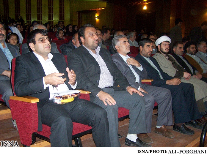 ایسنا - //گزارش تصویری/1/ سومین همایش تكریم از خادمین كتاب در ساوه